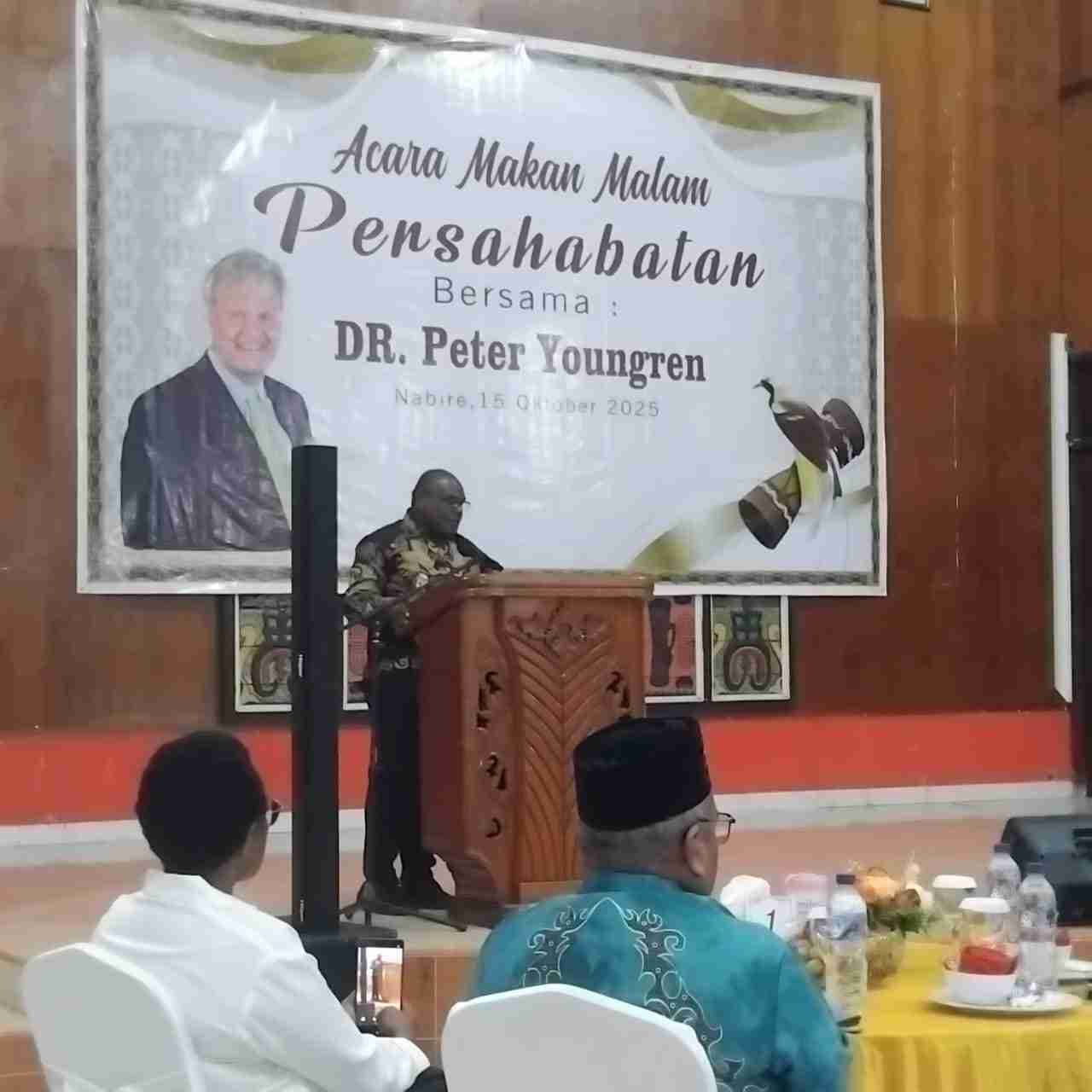 Gubernur Papua Tengah Meki Nawipa Sambut Hangat Dr. Peter Youngren di Nabire - Nabire.Net